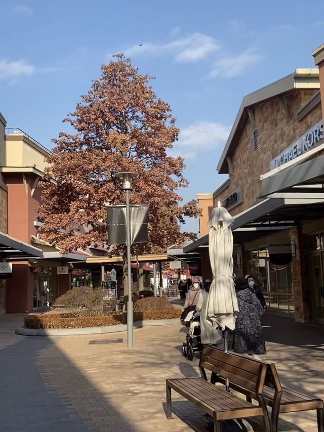 :: 韓国🇰🇷アウトレットでお買い物🛍 メリーゴーランドもある🎠【YEOJU PREMIUM OUTLETS】 | Trip.com 韓国
