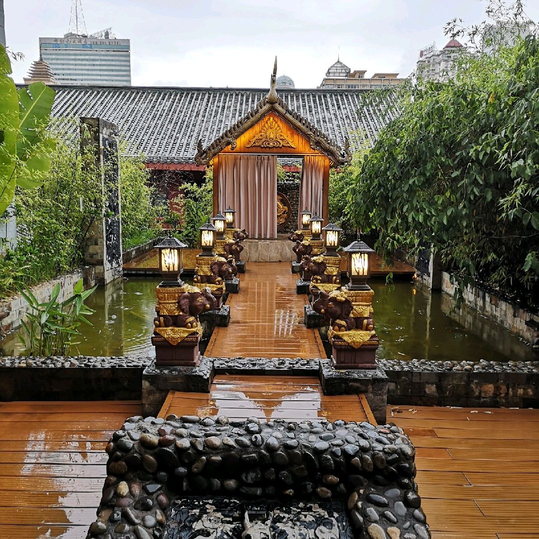 Incredible Thai style garden hot spring room | Trip.com Seoul Travelogues