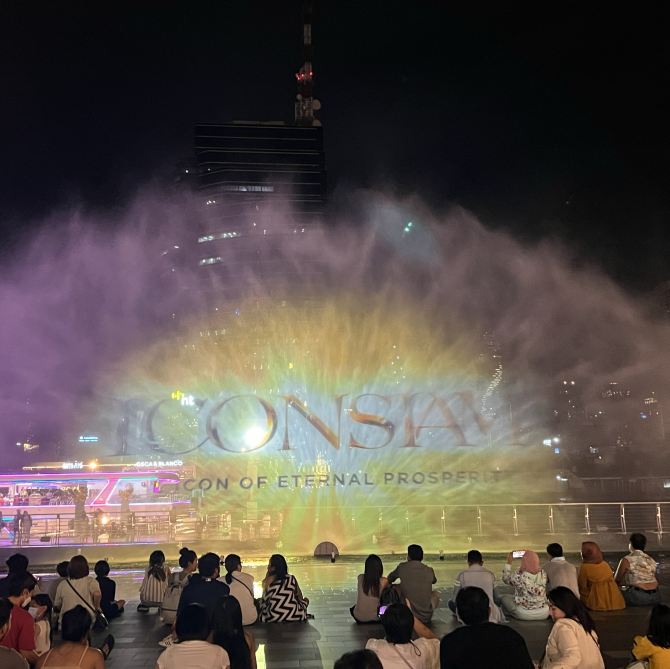 ICONSIAM BY NIGHT | Trip.com Bangkok Travelogues