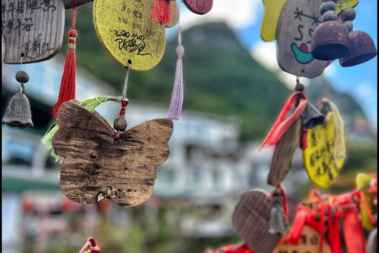 Cute bridge in West Street - Yangshuo 🇨🇳 | Trip.com Yangshuo
