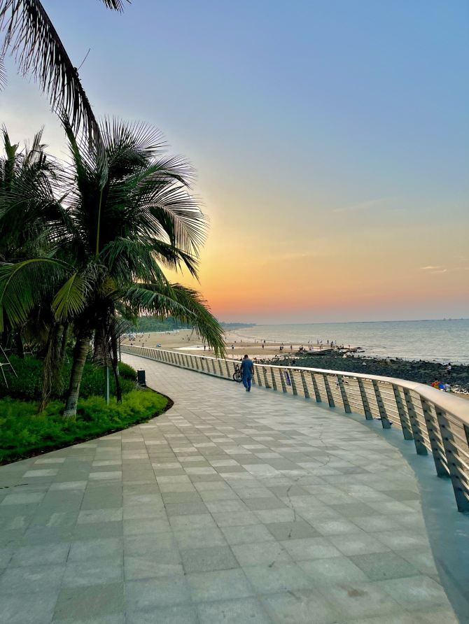 Fantastic beach side for sunsets | Trip.com Haikou Travelogues