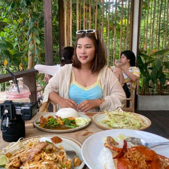 Symbolic cafe | Trip.com เกาะหลีเป๊ะ