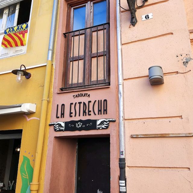 The Narrowest House in Europe | Trip.com Valencia