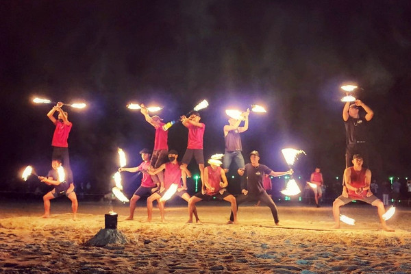 Nite Beach Boy Fire Dance 🔥🔥 | Trip.com Langkawi