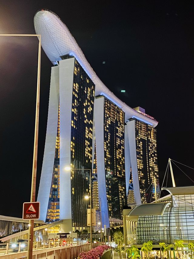 A night view of the MBS, Singapore | Trip.com สิงคโปร์