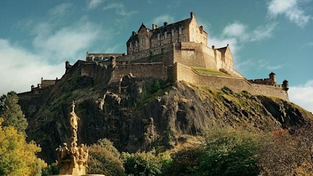 Edinburgh Castle Tour (from Las Vegas) | Harry Reid International ...