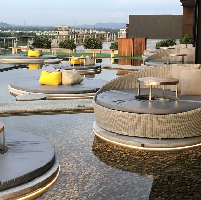 Over the Moon Sky Lounge🌕🌙🍷 | Trip.com