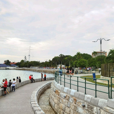 Esplanade Walkway