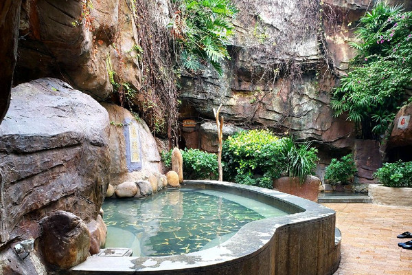 Quanyan Hot Springs ~ Relax and Enjoy! | Trip.com Zhongshan