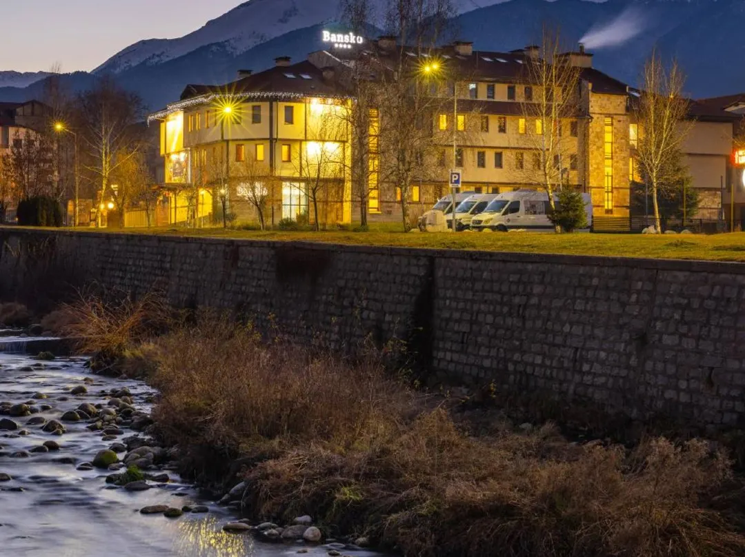 Coliving Bansko, The Social Hotel With The Complimented Bulgarian Modern Cuisine - Bansko