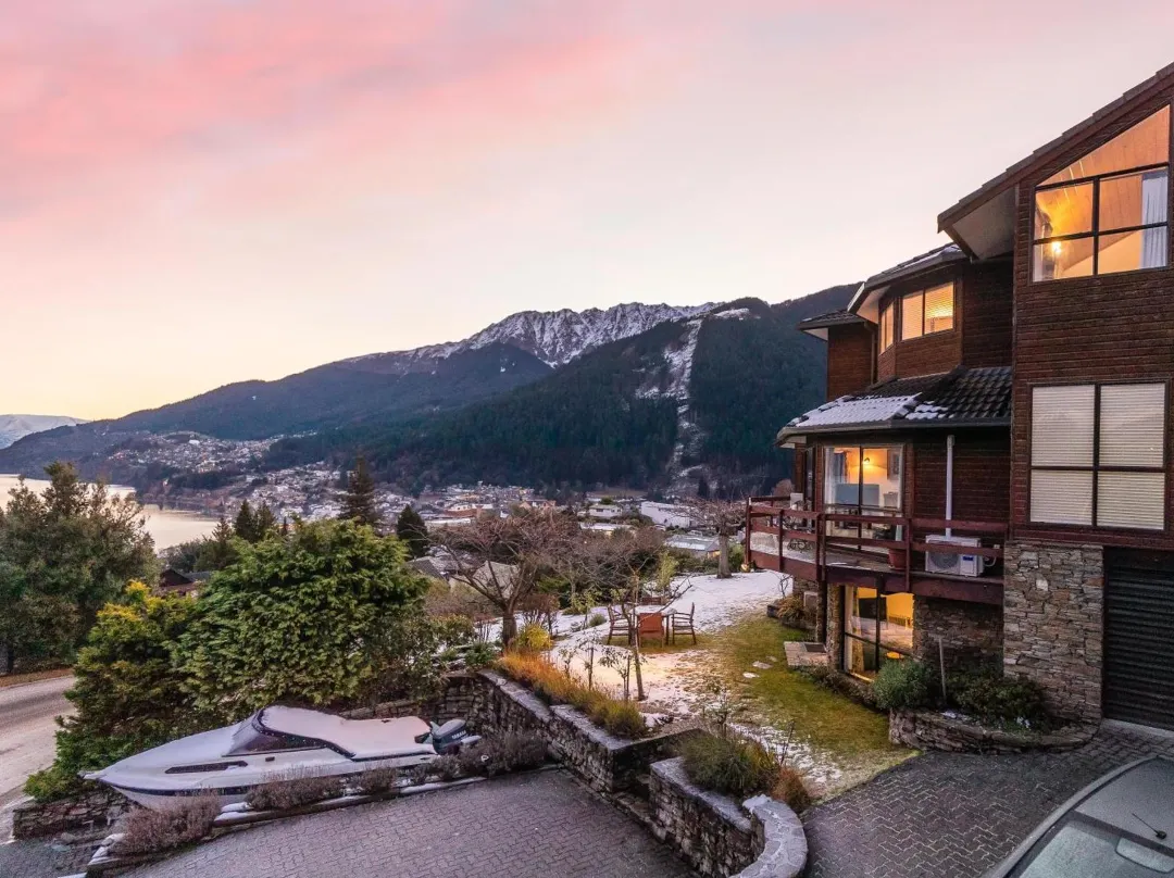 Balmoral Lodge - Queenstown, New Zealand