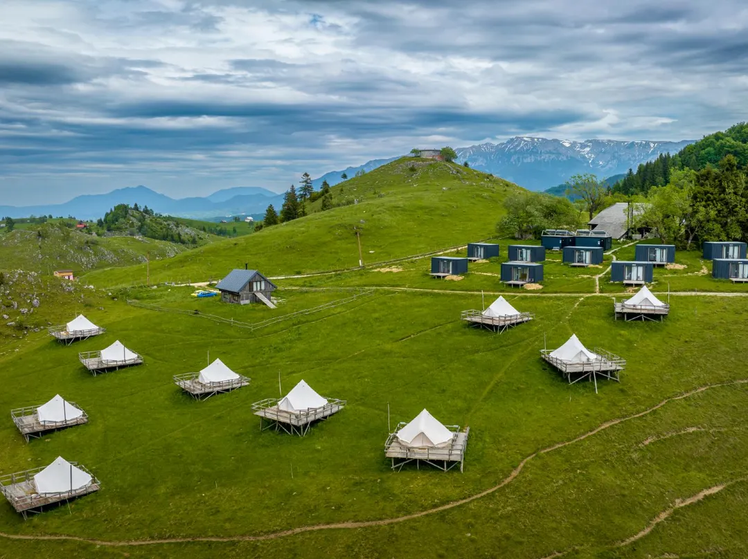 Ursa Mica Glamping Resort - Transilvania
