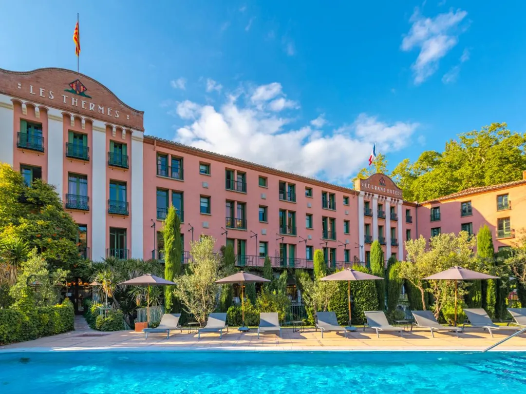 Les Pyrénées, Le Grand Hôtel & Le Château - Languedoc-Roussillon