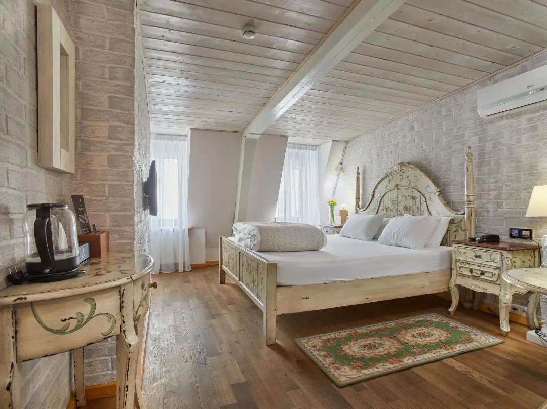 Hotel Vremena Goda - Moscow