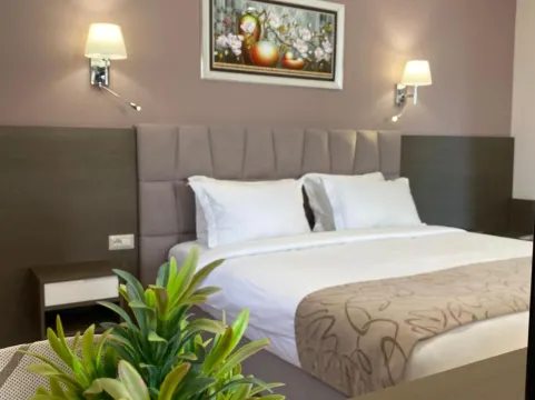 Doanesia Premium Hotel & Spa - Tirana
