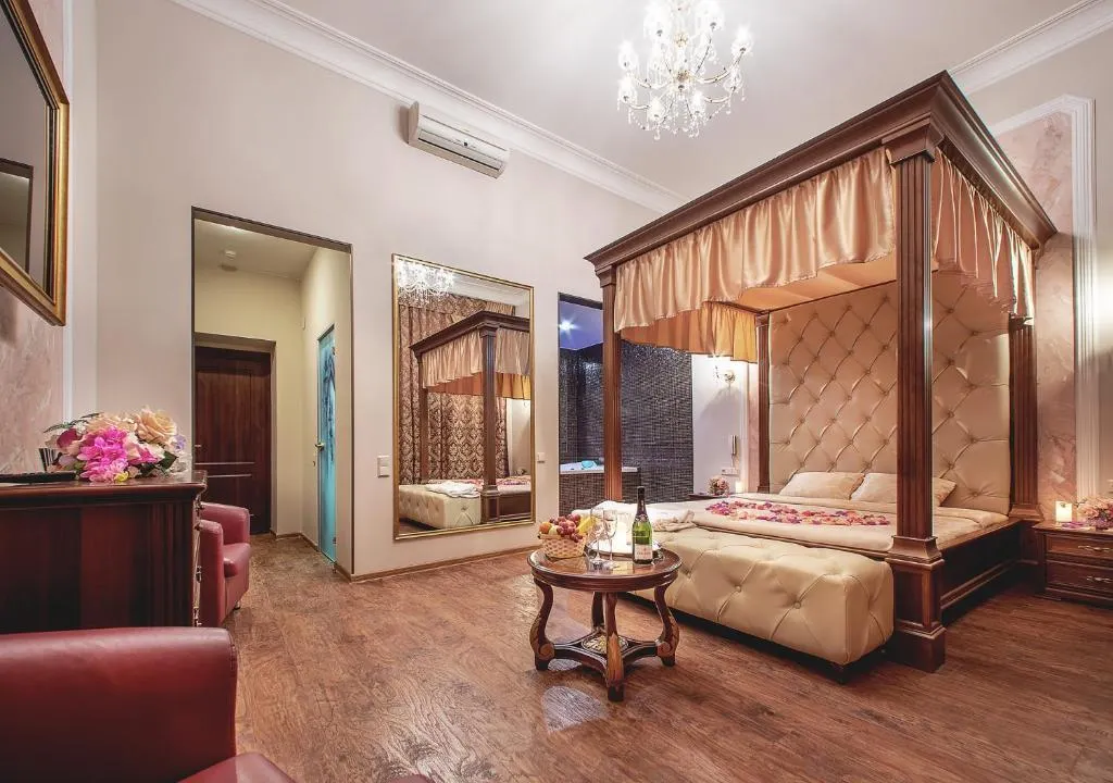 Alex On Vasilievsky Mini-hotel - Saint Petersburg