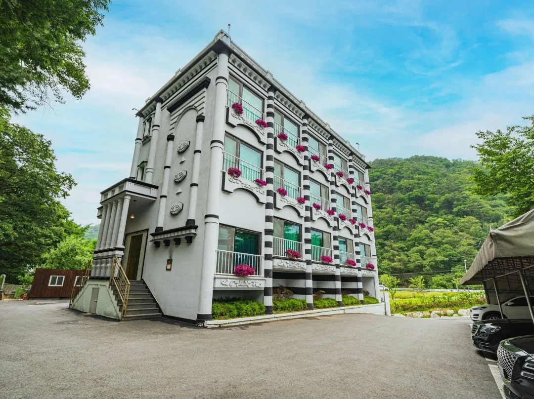 Yangpyeong Ggotpideon Geuhae Dalbit - Gapyeong-gun