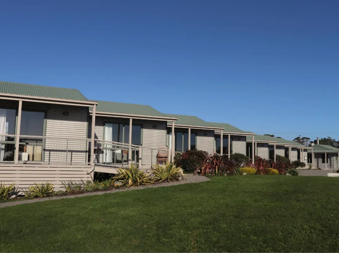 Omau Settlers Lodge Motel - West Coast