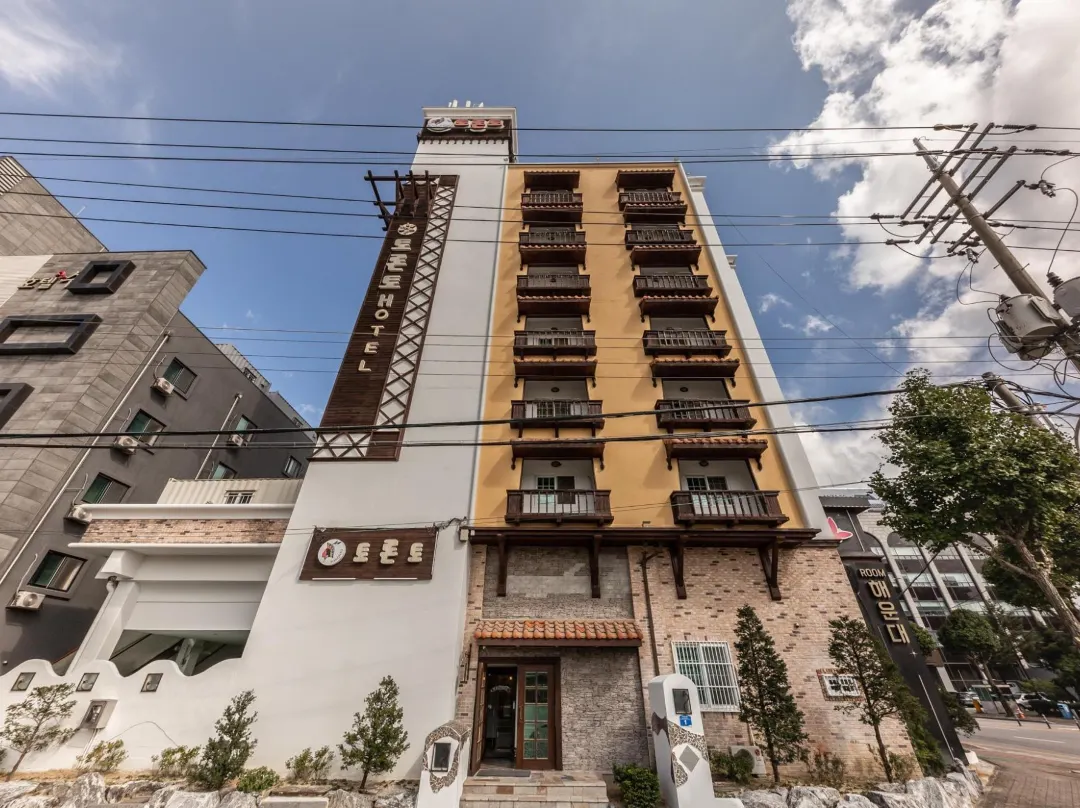 Chungju Toronto Hotel - Chungju