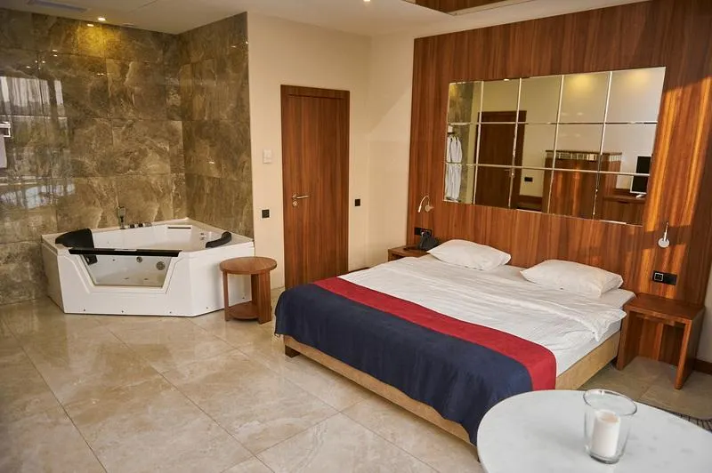Hollywood De Luxe Hotel - Краснодар