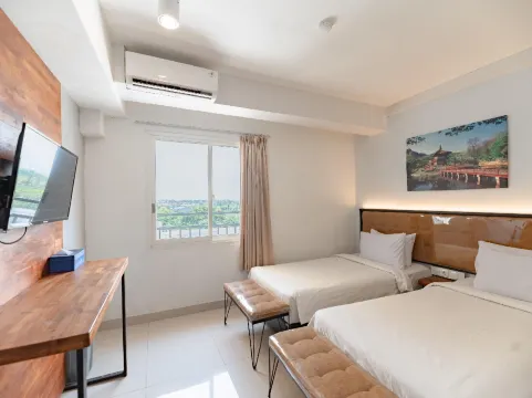 De La Charis Hotel By Waringin Hospitality - Tuban