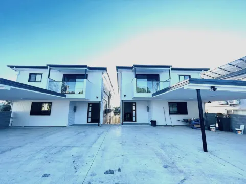 262atroughton - Logan City