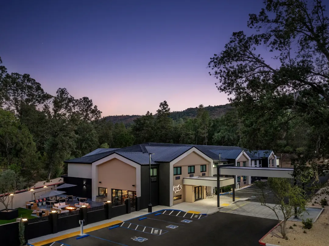 The Inelle, Oakhurst Yosemite, A Tribute Portfolio Hotel - Yosemite National Park, CA
