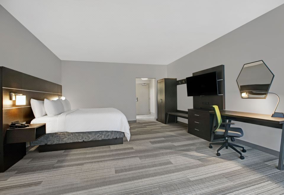 Holiday Inn Express MILWAUKEE DOWNTOWN by IHG, Milwaukee - Latest ...
