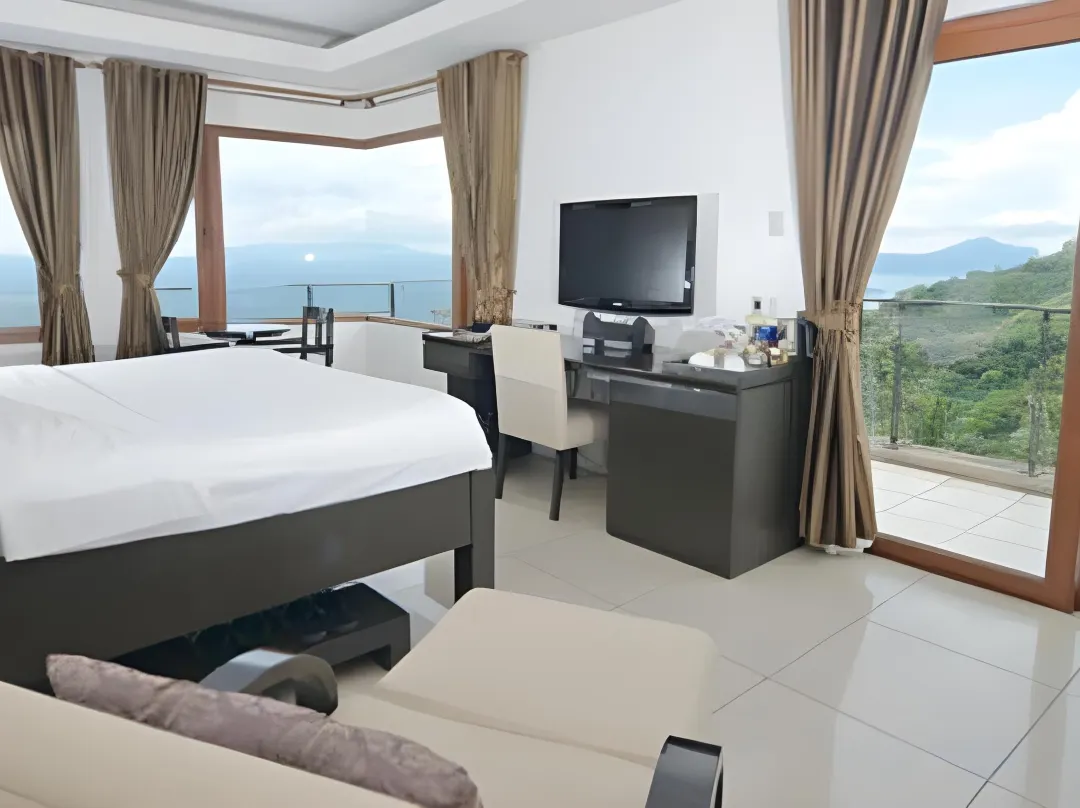 8 Suites By Fat Jimmy's - Tagaytay