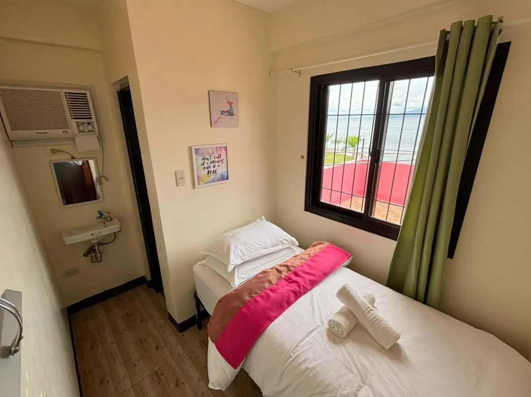 Pink Ocean Diving Resort Sabang Puerto Galera - Puerto Galera