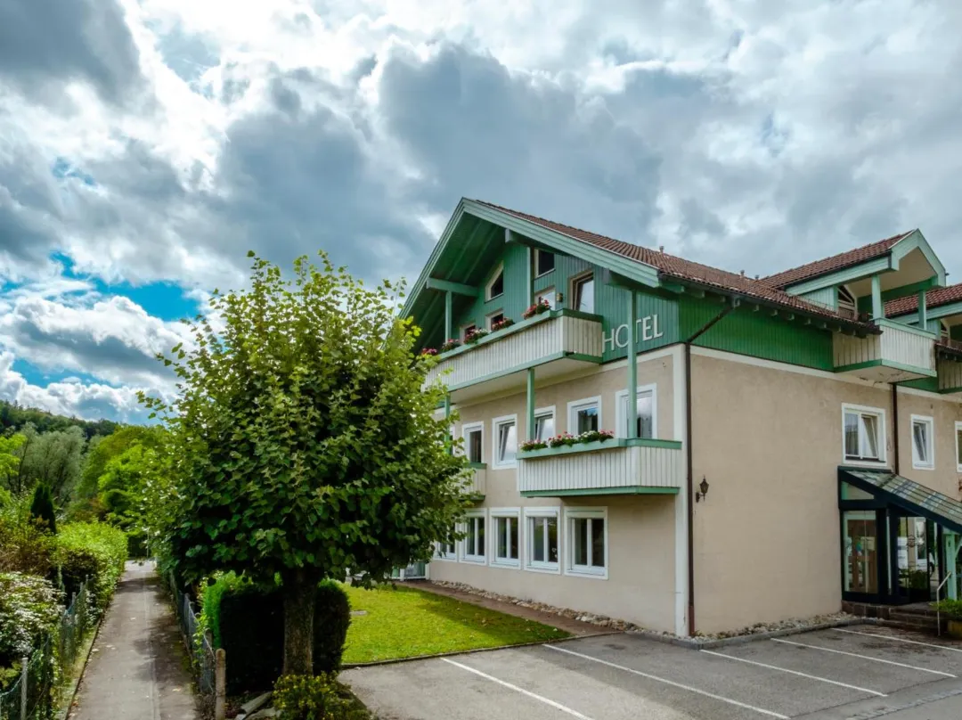 Gartenhotel Salzach - Burghausen