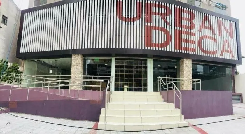 No. 24 Mack's Awesome Place + Netflix+unliwifi - Makati