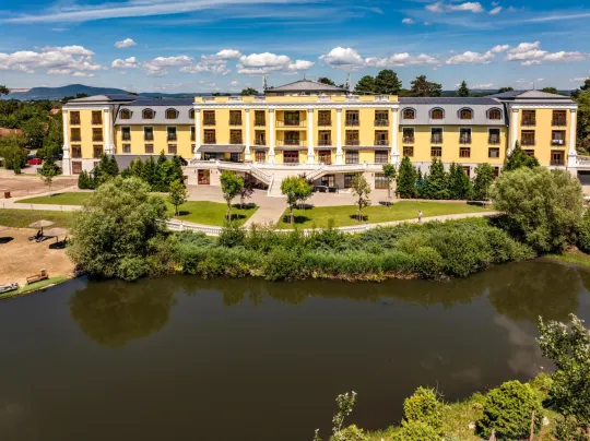 Hotel Golden Palace - Dunakanyar