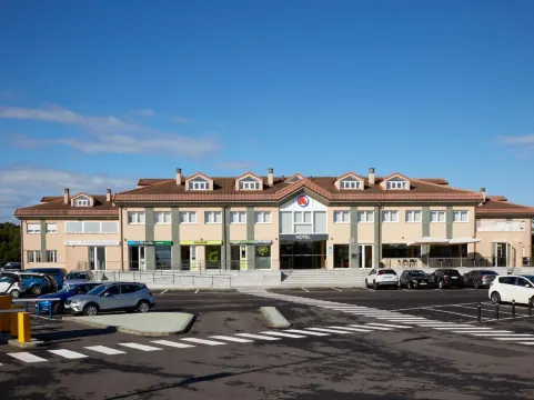 Hotel Arias Aeropuerto - Castrillón