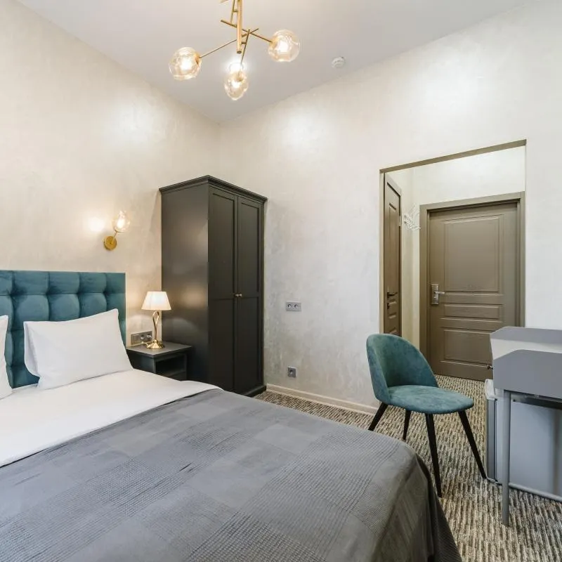 Simple Weekend Inn Hotel -