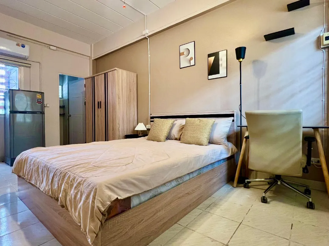 Relax Inn Dmk - Airport Hostel - Lak Si