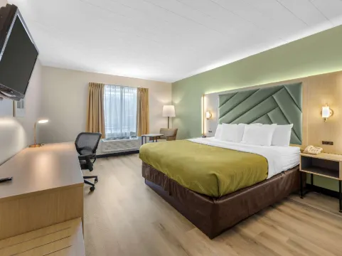 Quality Inn & Suites Monterey I-40 - Monterey