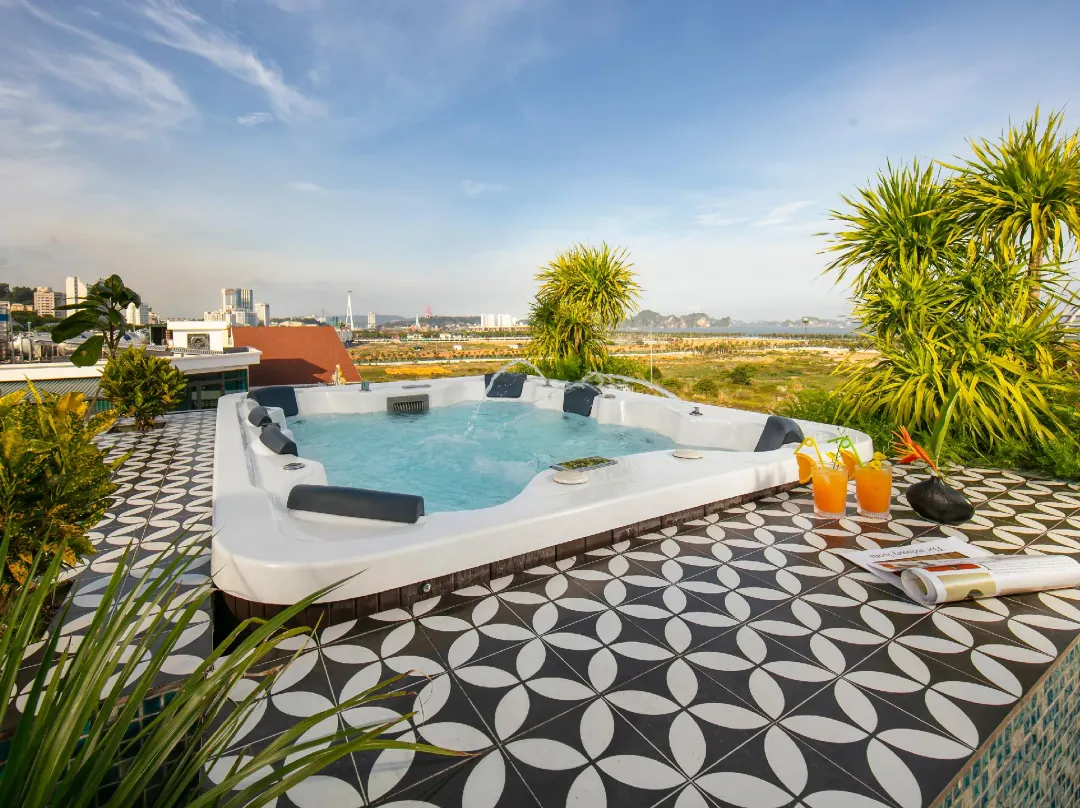 The Exquisite Halong Hotel - Hạ Long