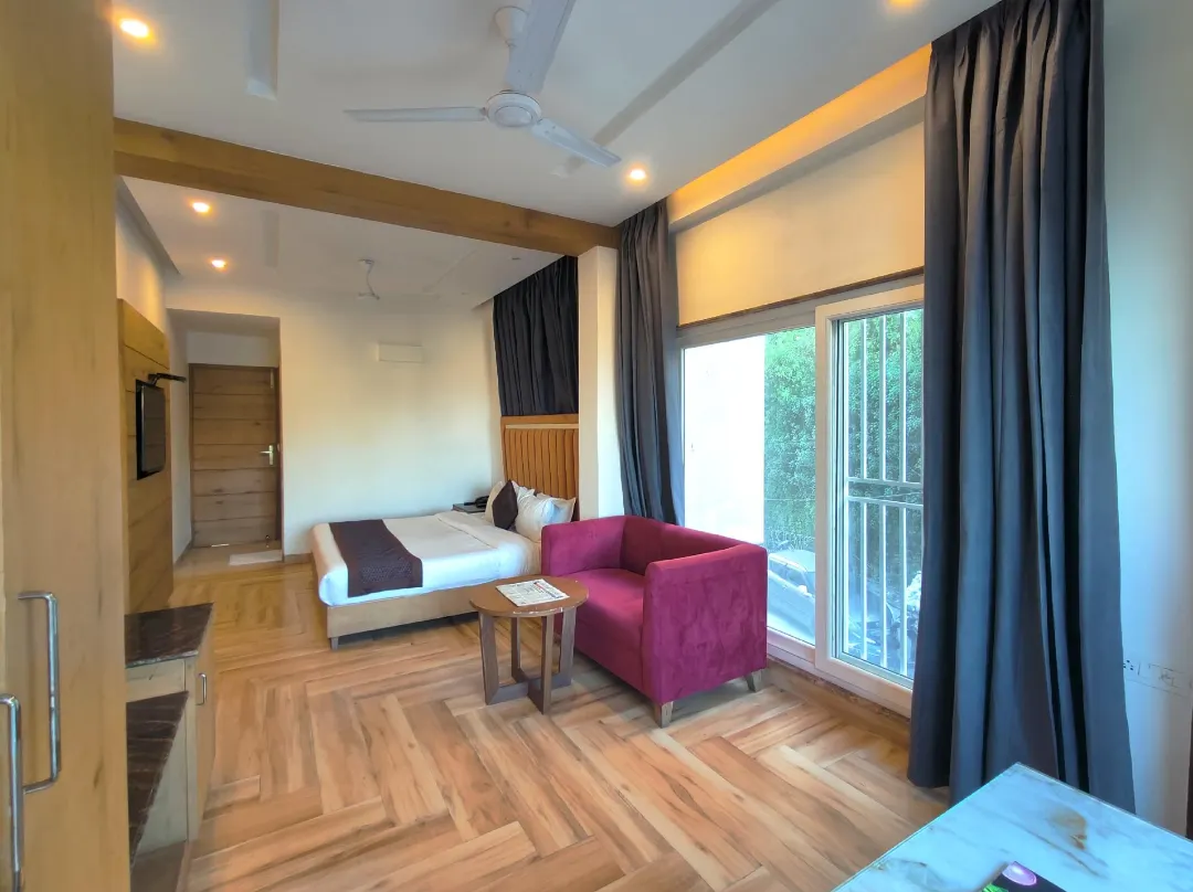 Hotel Luxury Inn Mussoorie By Stotrak - Mussoorie