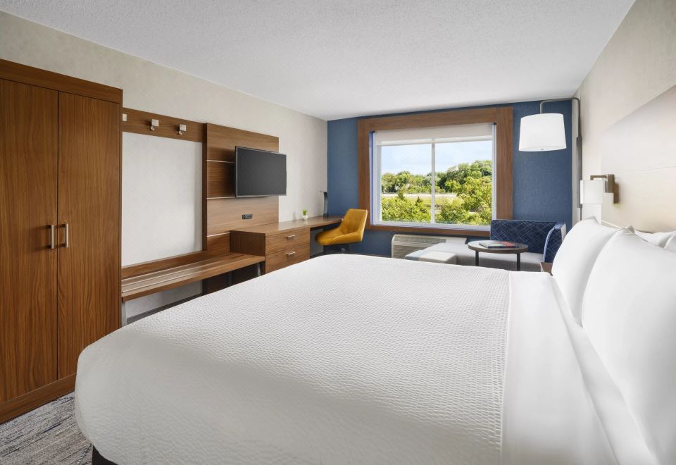 Holiday Inn Express Rochester NE - Irondequoit, Irondequoit: Hot Deals ...