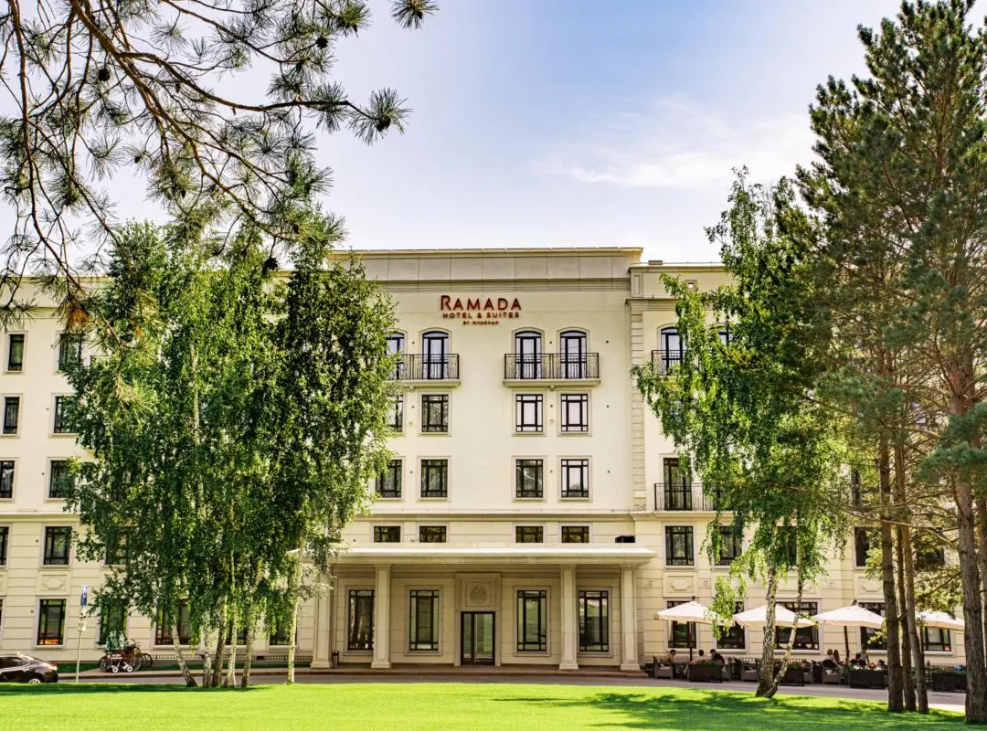 Ramada Hotel&suites By Wyndham Novosibirsk Zhukovka Apart-hotel - 