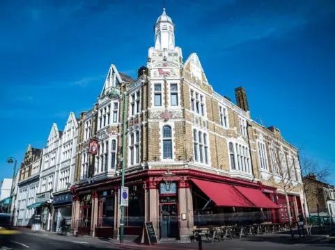 Red Lion - Stratford