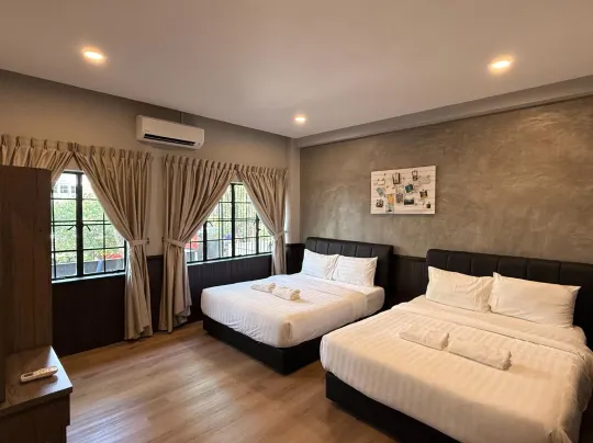 Concrete Jungle Cabin - Kota Kinabalu