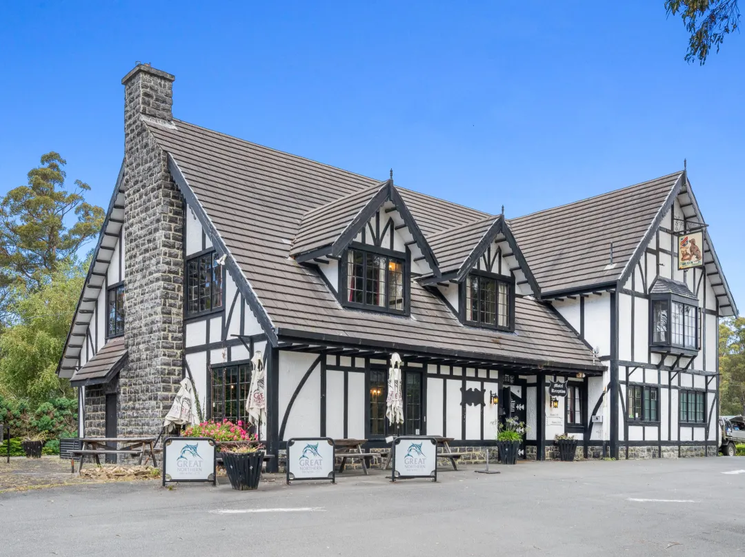 The Fox And Hounds Historic Hotel - Tasmania