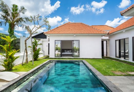 The R Masurai – 2BR Villa in Pererenan w/ Pool & Cinema, Bali - 2026 ...