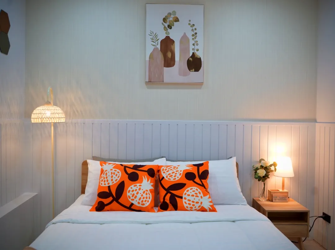Room 61 - Takua Thung District