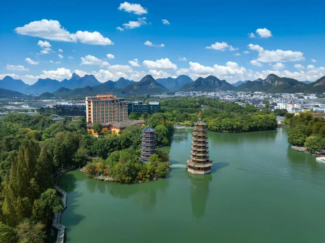 Orange Guilin Xiangbi Mountain Scenic Area Hotel - Guilin