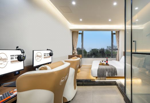 Moke Alien Products Resort E-sports Hotel(摩客·外星人臻品度假电竞酒店（春熙路太古里店）), เฉ ...