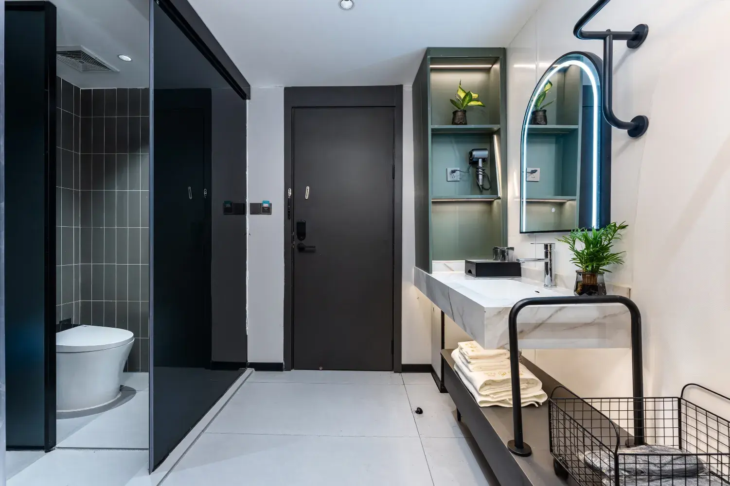 Boni Hotel (Haizhu District Fenghuang Xincun Subway Station) - 64 ...