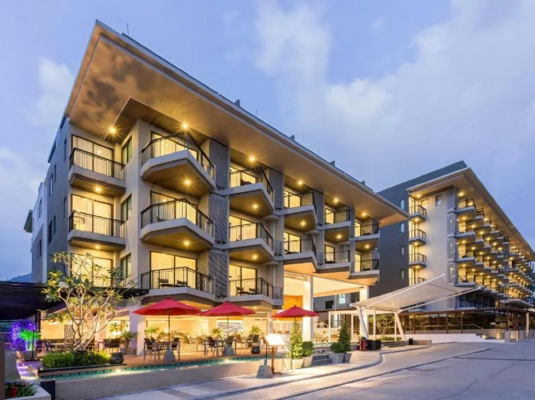Beachfront 1 Bedroom Infinity Pool Patong Phuket - Patong Beach
